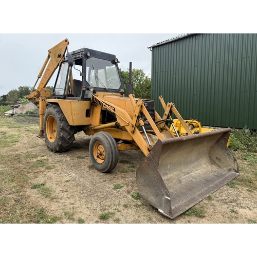 Case 580F digger. Runs, showing 4172 hours. C/w 3 buckets. Serial no ...