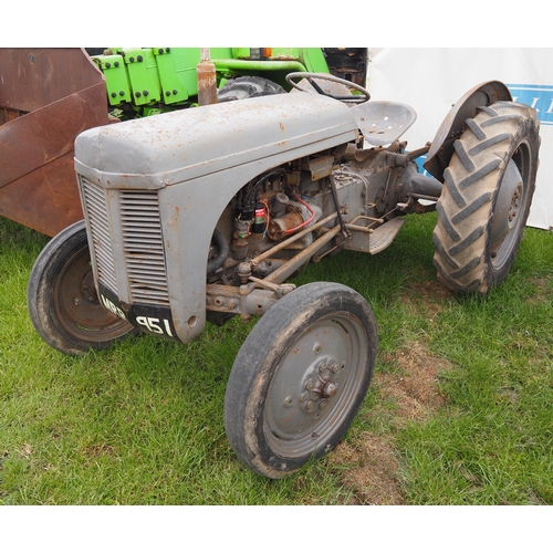 Ferguson T20 petrol TVO tractor, 1951. PTO and hydraulics work but will ...