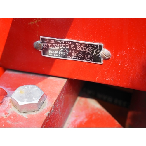 McCormick International B250 tractor. Runs and drives. Restored. Good ...