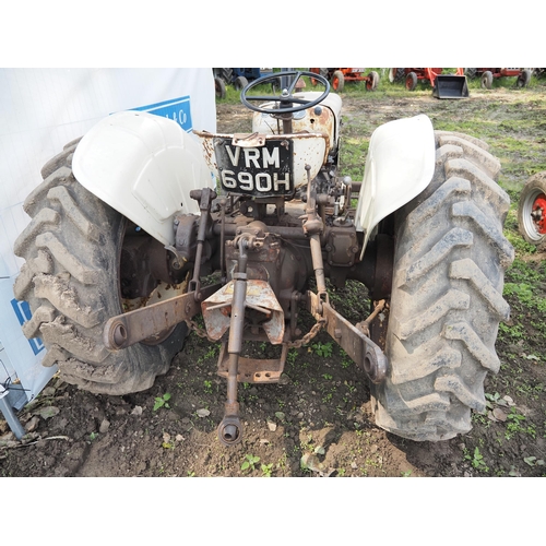 David Brown 780 Selectamatic tractor. Runs and drives. Showing 7550 ...