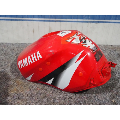 Yamaha R6 trackday petrol tank