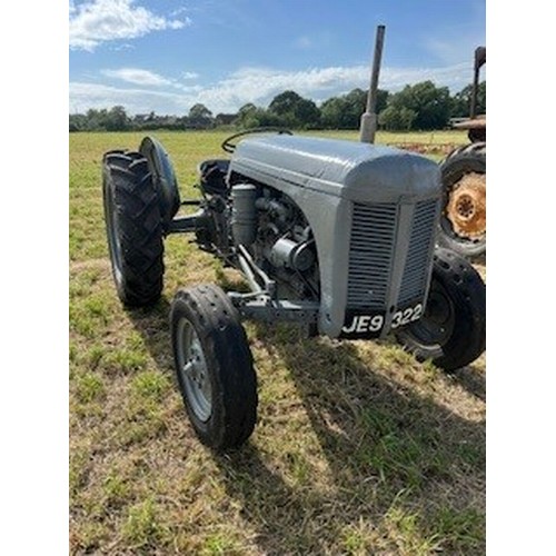 Grey Ferguson P3 tractor. Runs and drives
