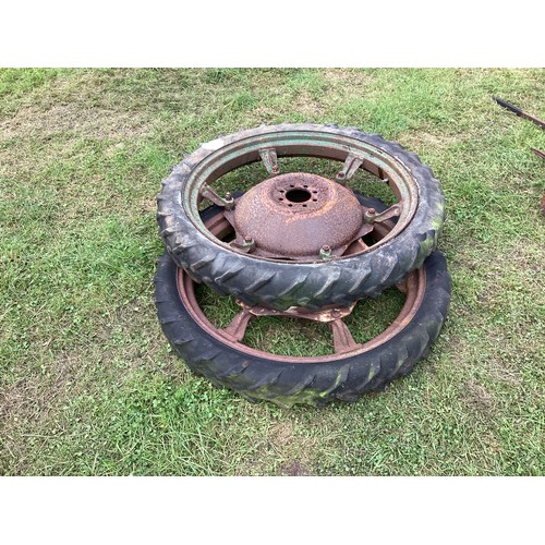 Pair row crop wheel and tyres