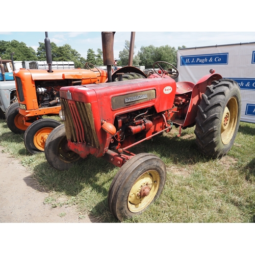 International B414 tractor
