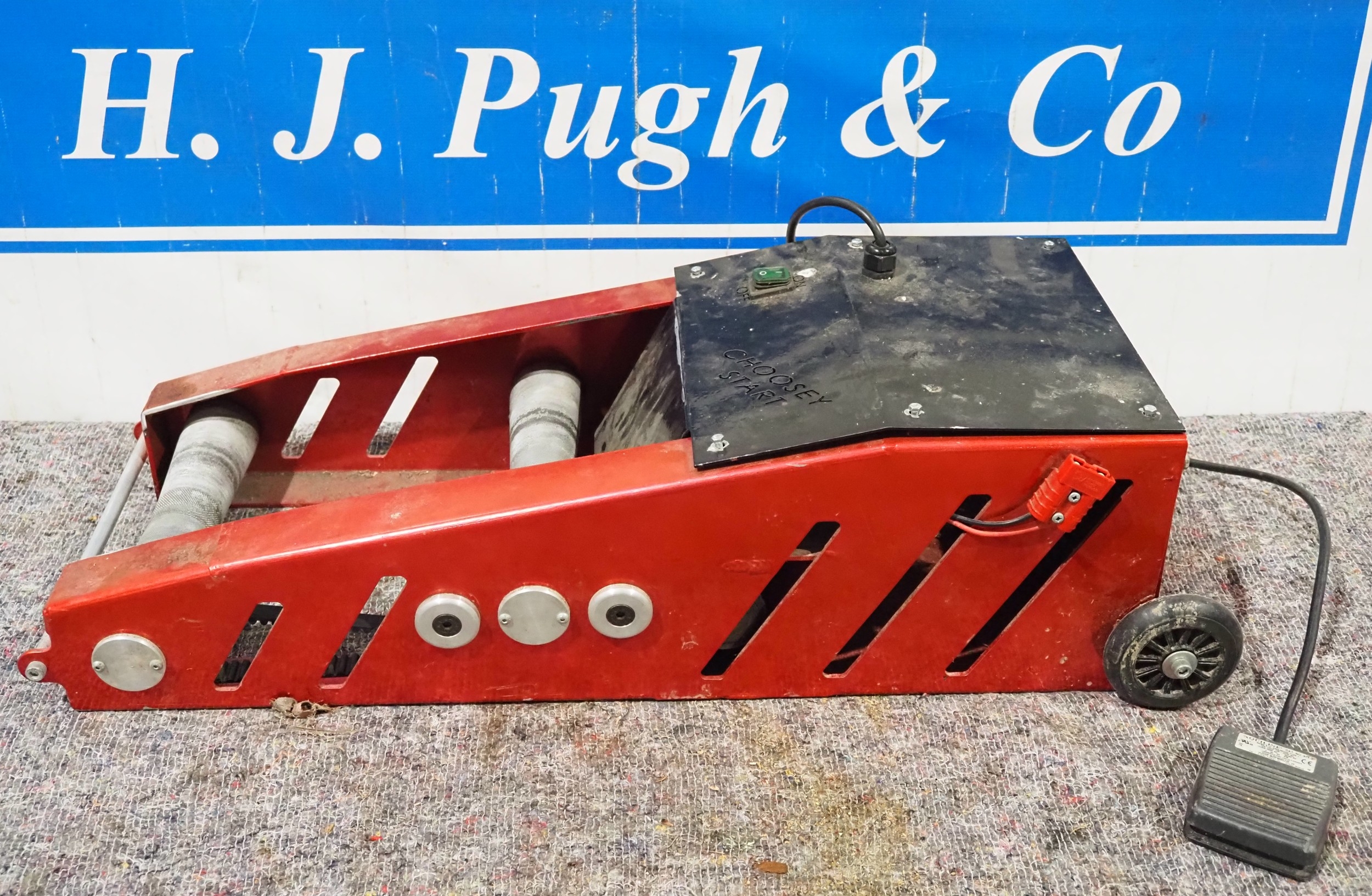 Choosey Start motorcycle paddock roller starter