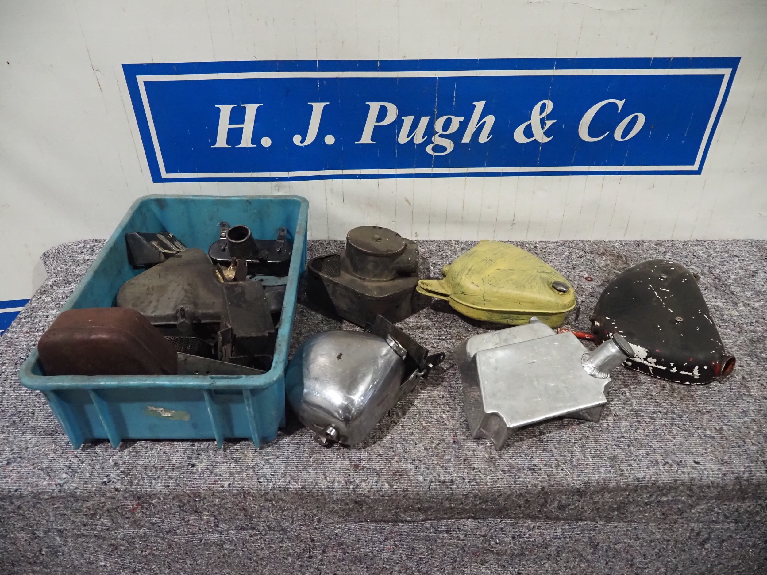 Matchless/AJS oil tanks