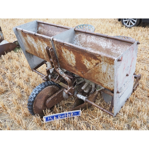 Robot potato planter