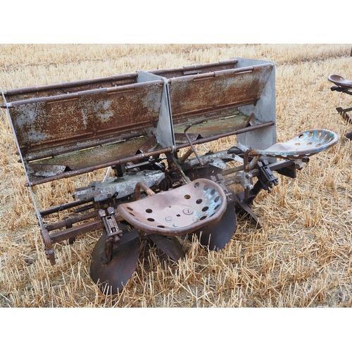Robot potato planter