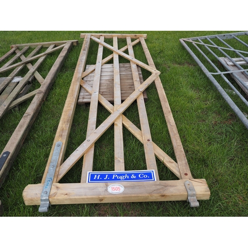 Wooden gate 12ft