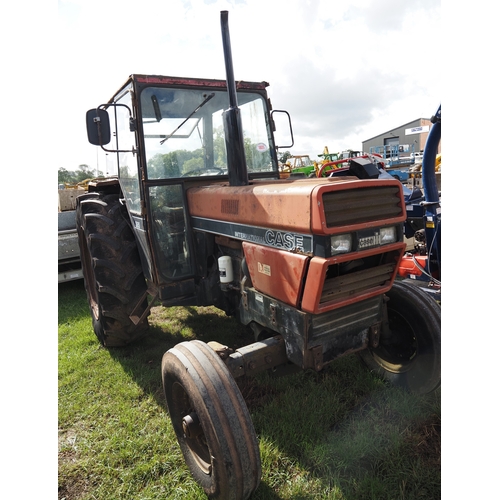 Case 885 2wd tractor. Shuttle stuck in reverse. Reg. F241 VDE. V5 in office