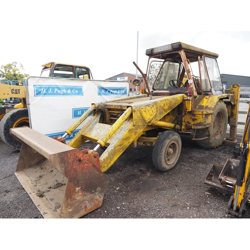 JCB 3C MkIII digger with back actor, Runs and drives