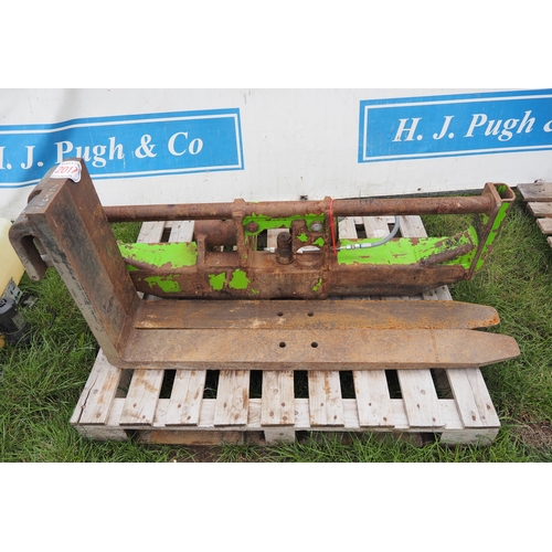 Merlo headstock and pallet tines