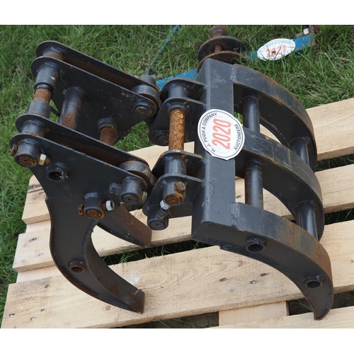 Mini digger timber grab