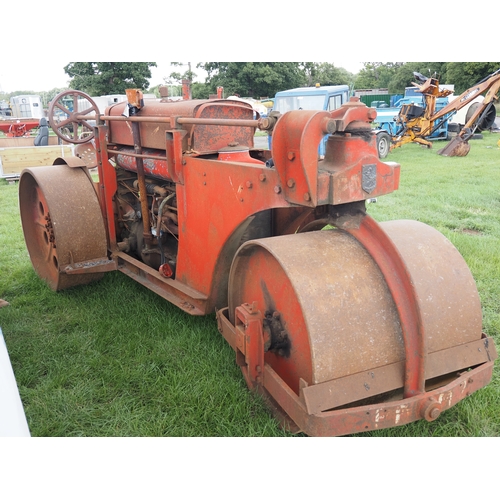 Fordson Standard Aveling Barford road roller c. 1940's. Vendor states ...