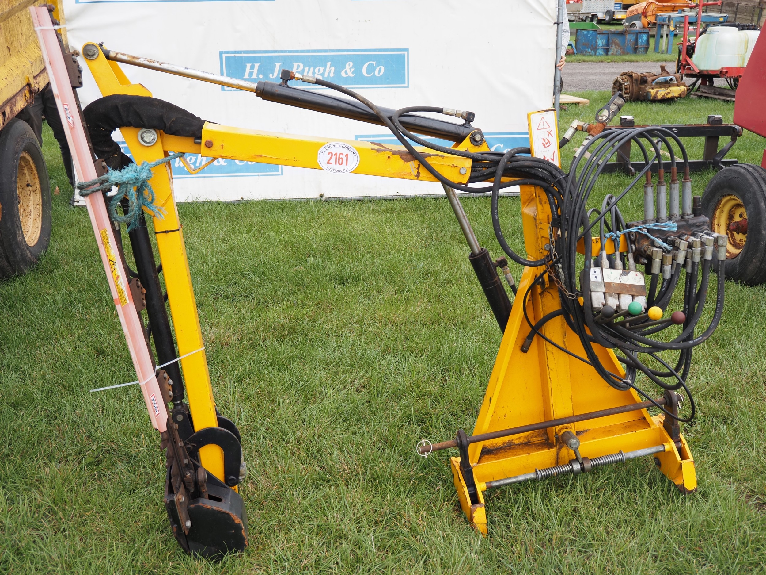 McConnel swing trim compact trimmer