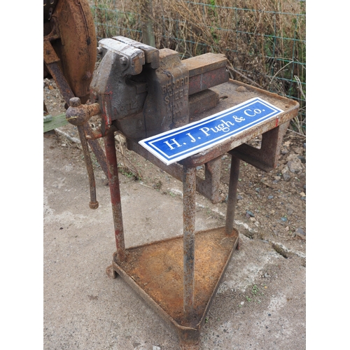 Record bench vice on stand
