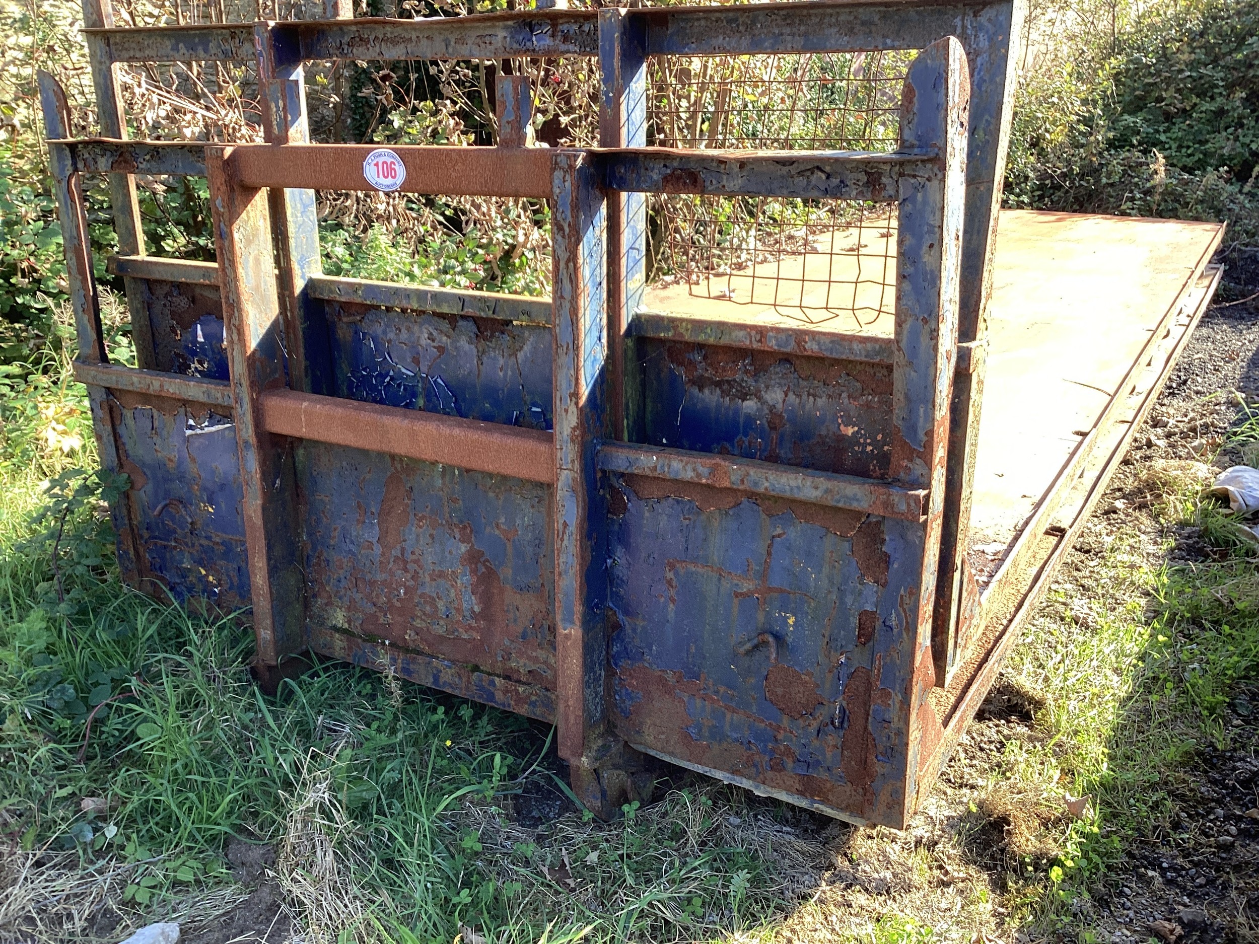 Multi lift roll on roll off bodies