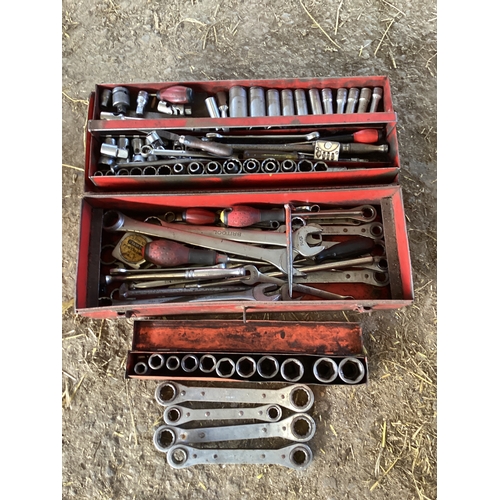 Snap on toolbox and contents to include Britool spanners, ratchet ring ...