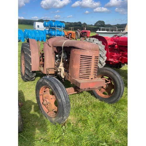 David Brown Cropmaster tractor for spares. Block is not cracked