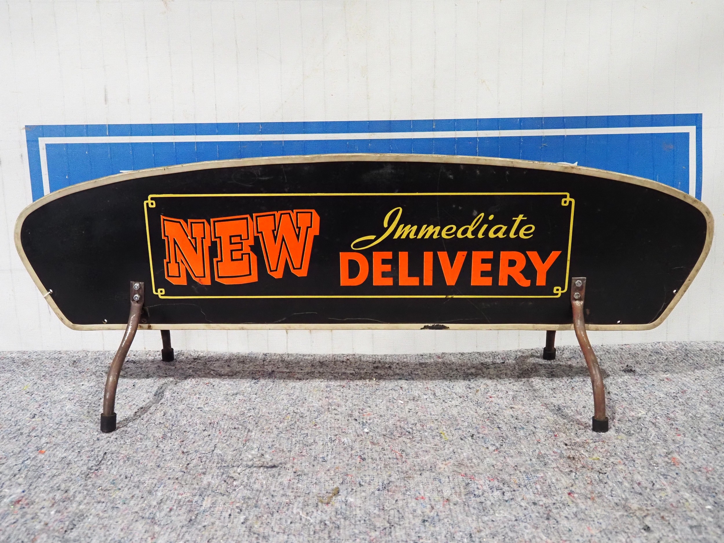 Garage forecourt car roof topper