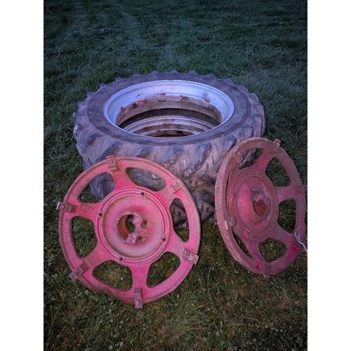 Farmall M rear wheels and tyres