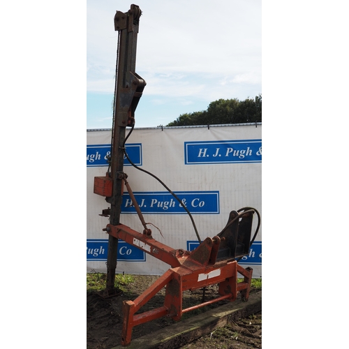 Quantock post rammer with excavator bracket