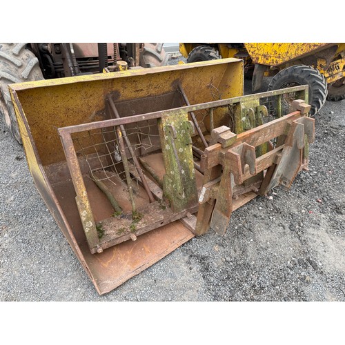 Manitou MB25 forklift. Runs and drives. Showing 2264 hours. Driven 25 ...