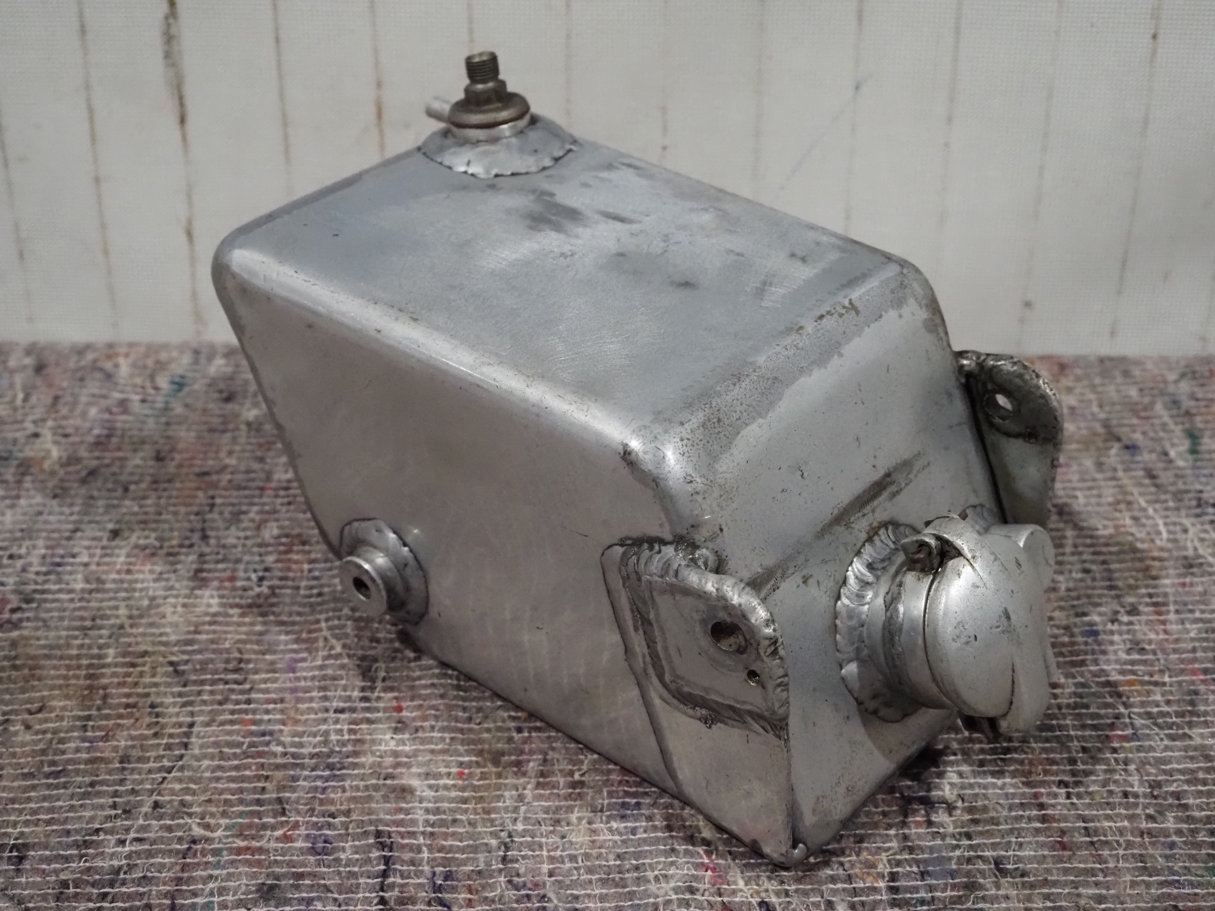 Manx Norton featherbed central alloy oil tank