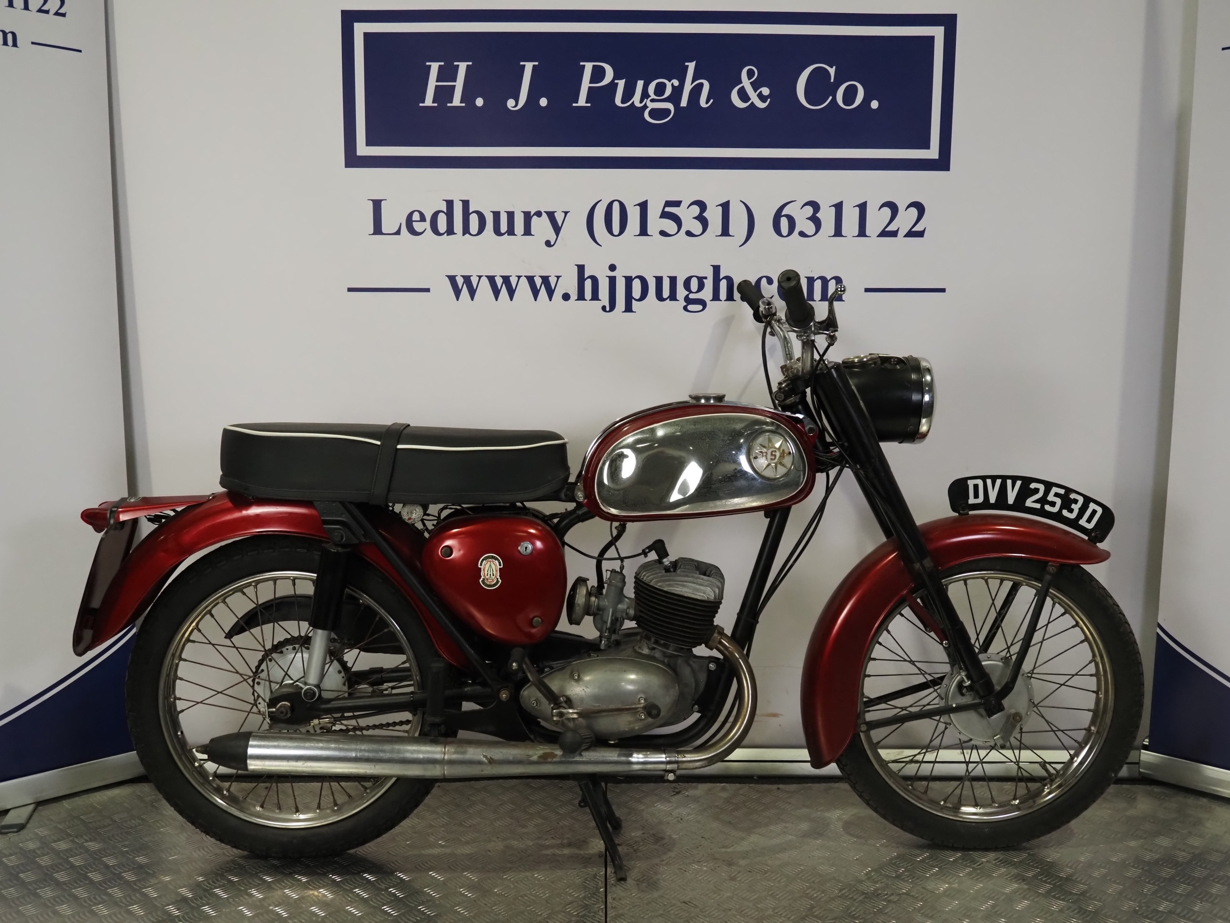 BSA Bantam D7 deluxe motorcycle. 1966. 175cc Frame No. D71696 Engine No ...