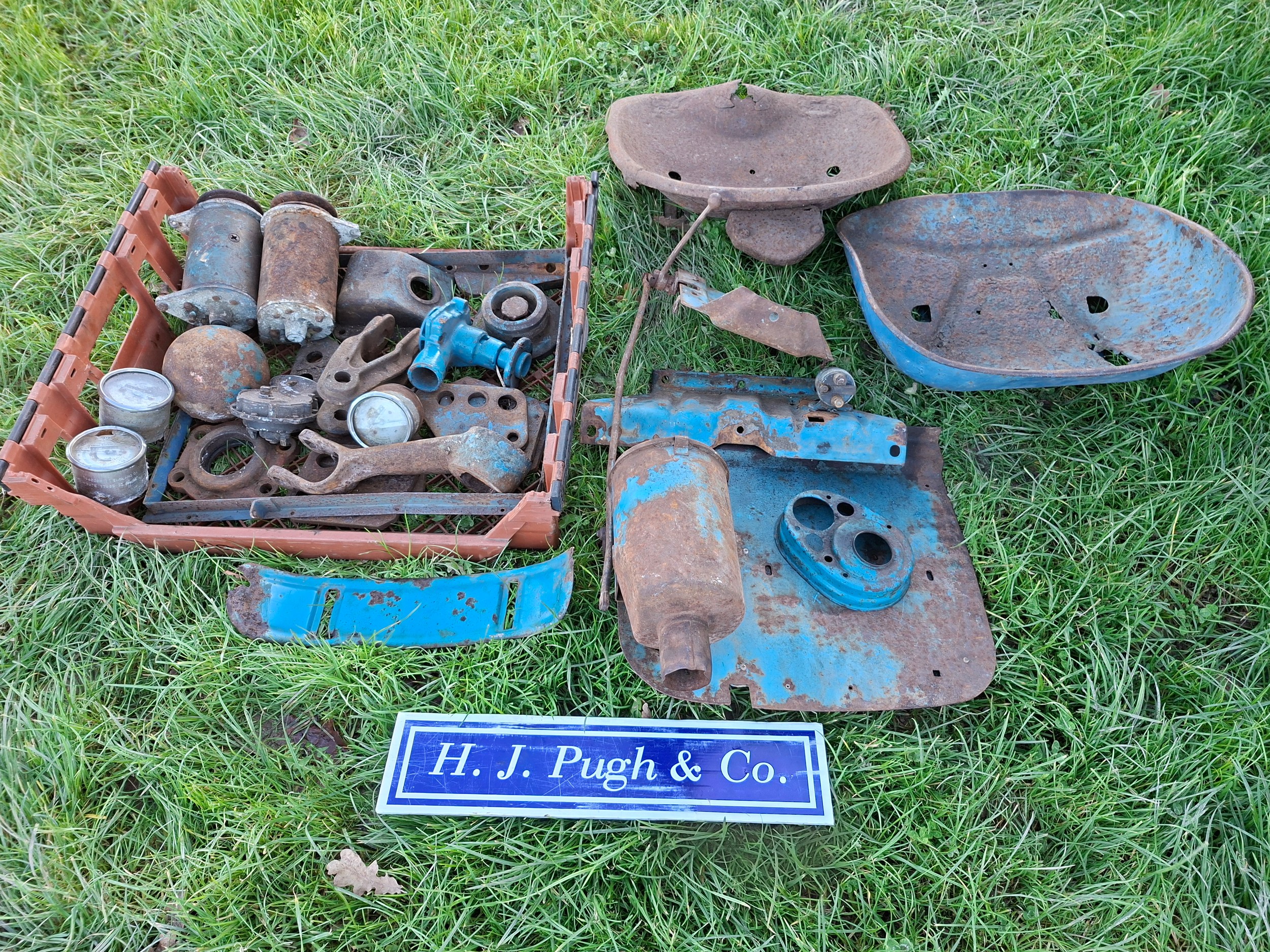 Assorted Fordson spares to include Dexta panels, Major seats, clocks ...