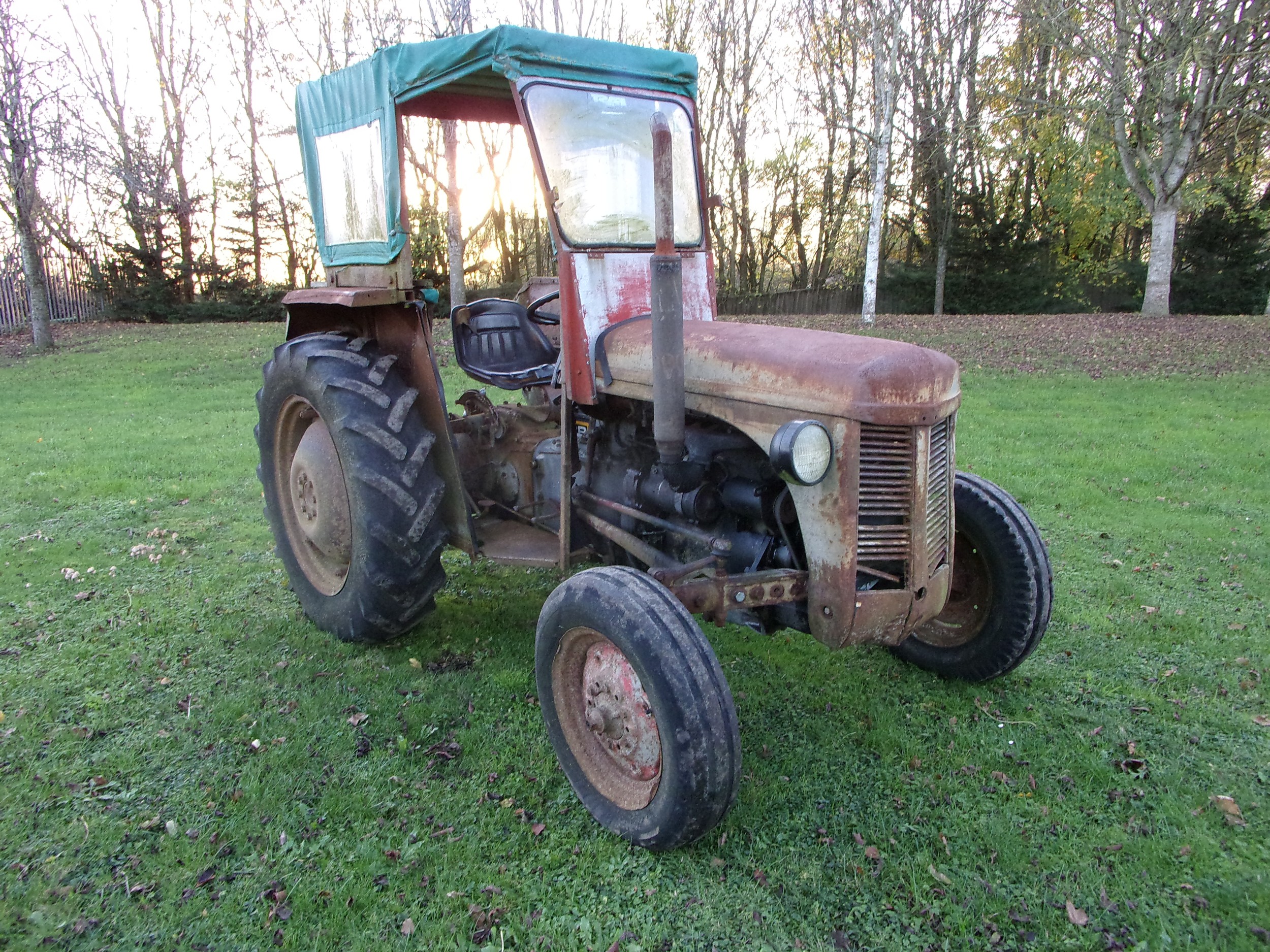 Ferguson TEF20 tractor with cab, for restoration
