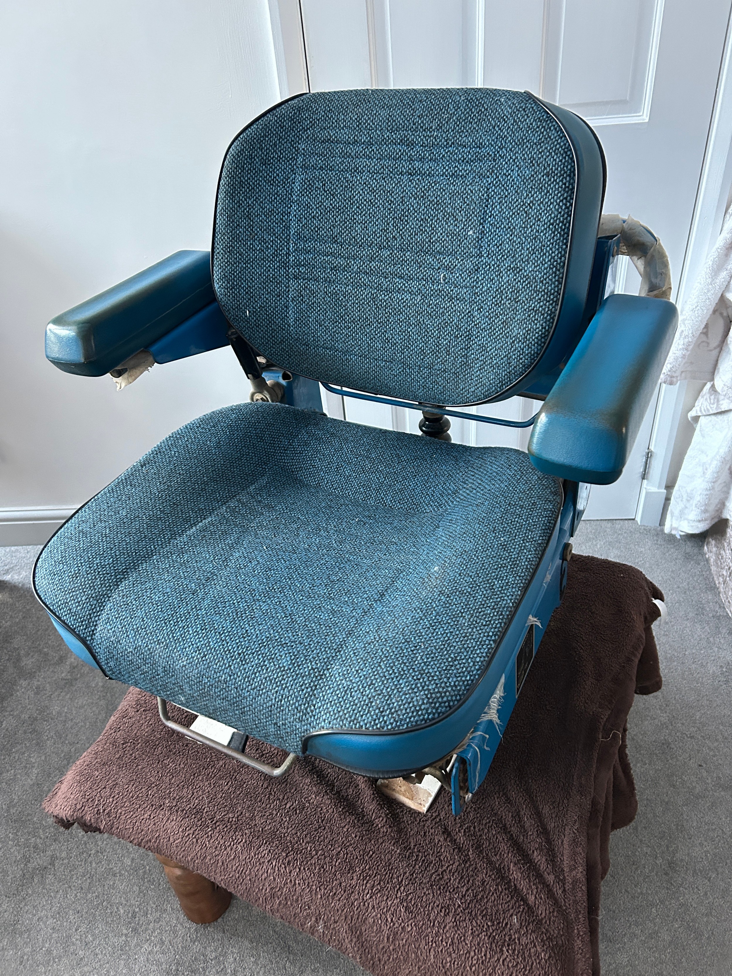 Ford Q-cab 10 Series/TW Series Bostrom cloth tractor seat, in original ...