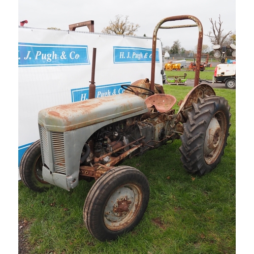 Ferguson T20 tractor with reduction gearbox. Non-runner