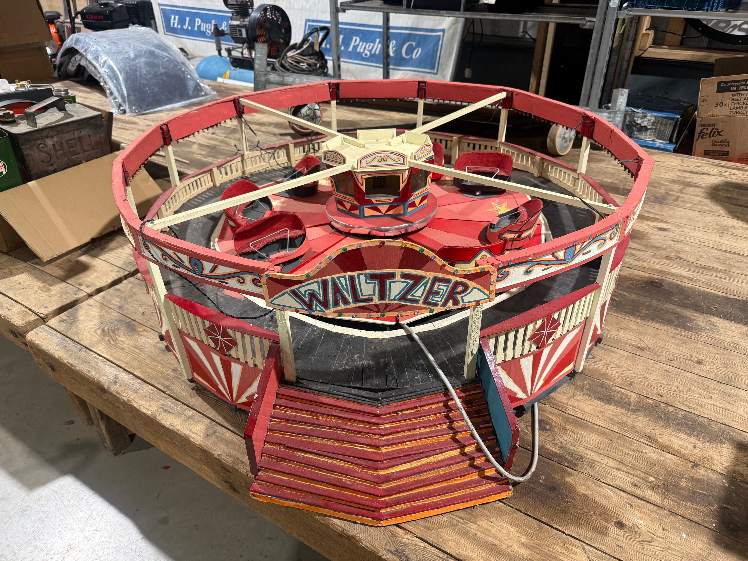 Model Waltzer fairground ride