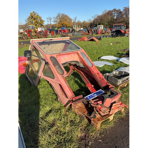 Duncan cab to fit Massey Ferguson 135