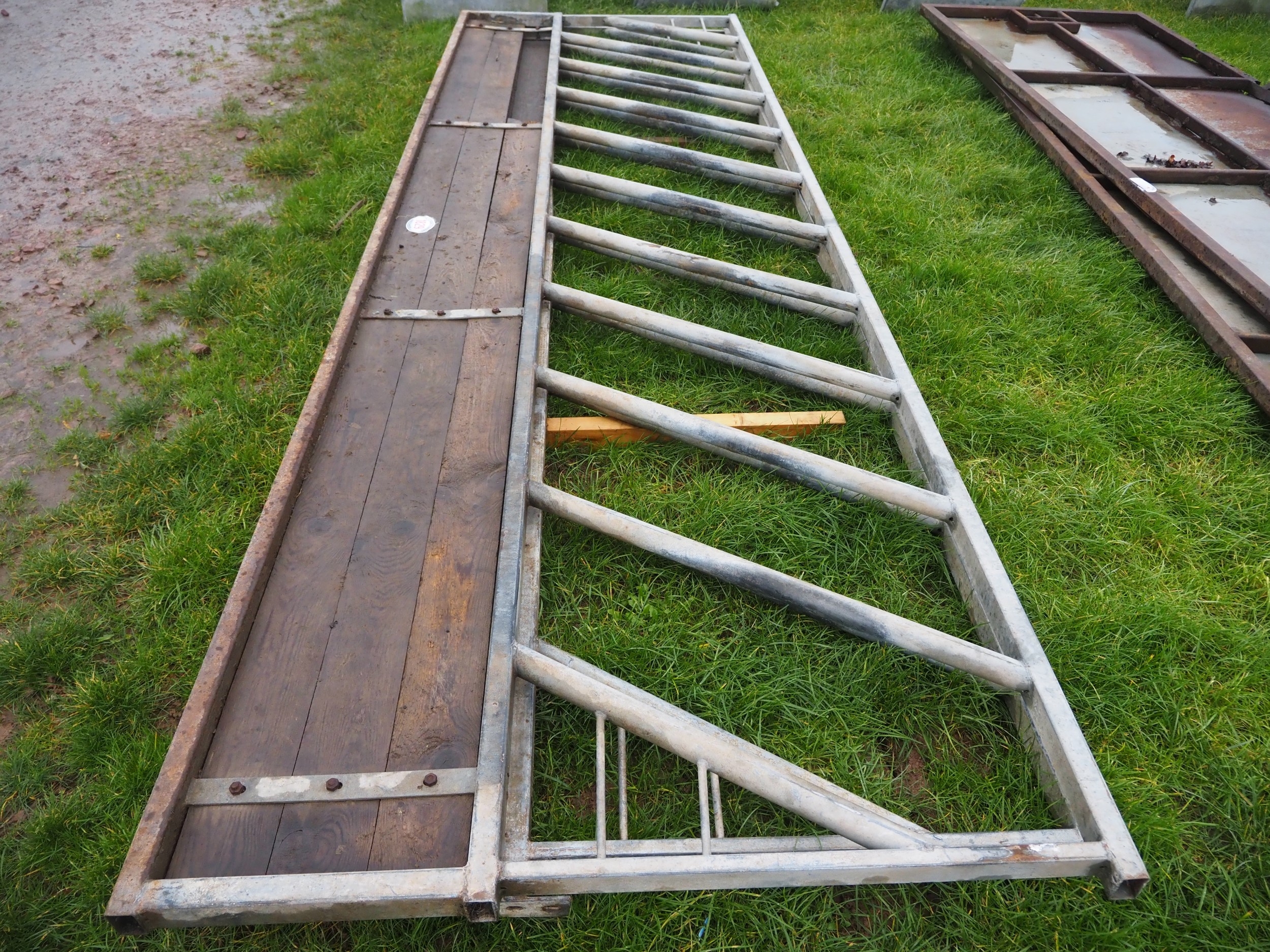 Galvanised cattle feed barriers 4.4m - 2