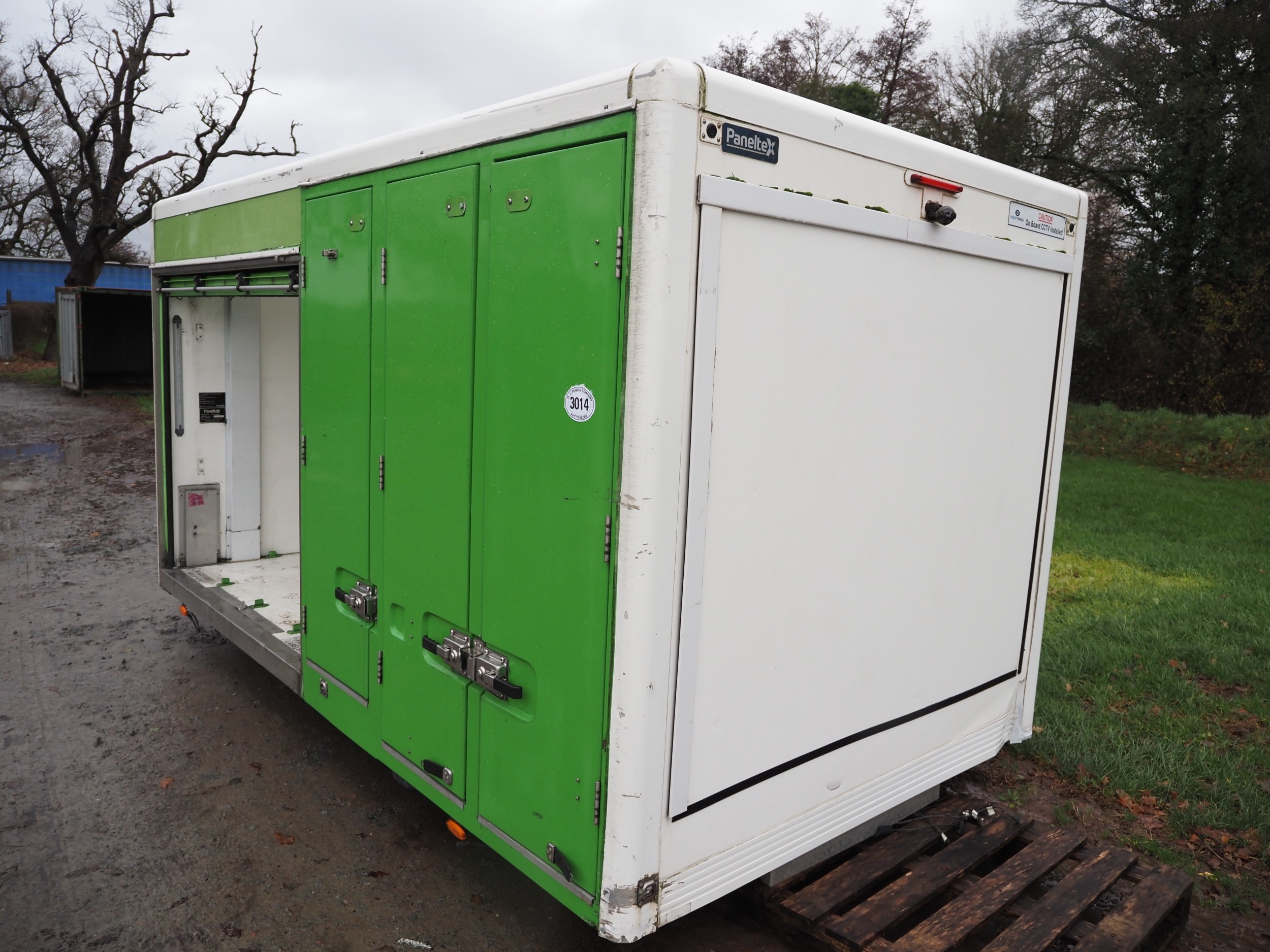 Refrigerated lorry body 12ft
