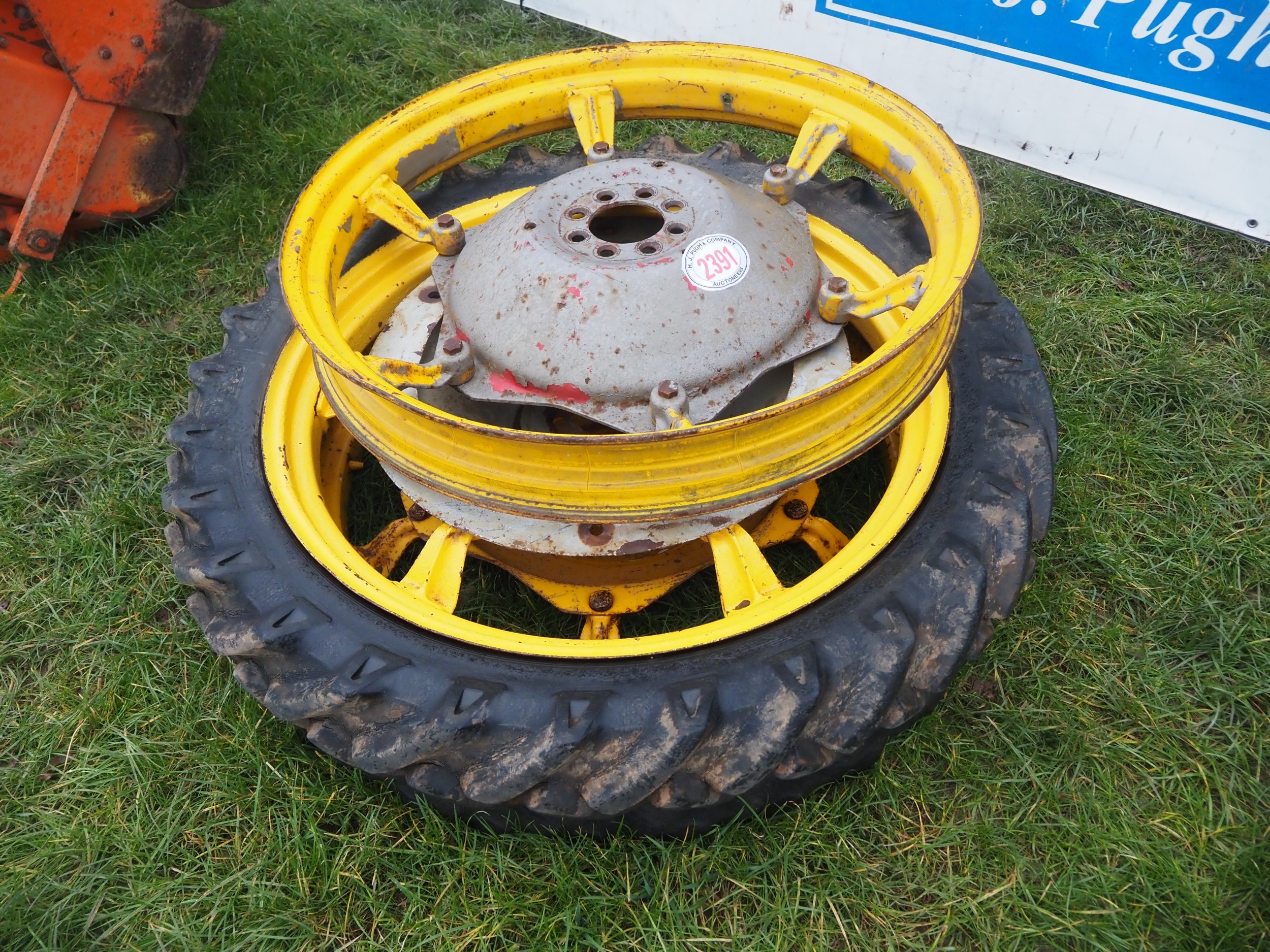 Row crop wheels and tyres 7.2-7-36