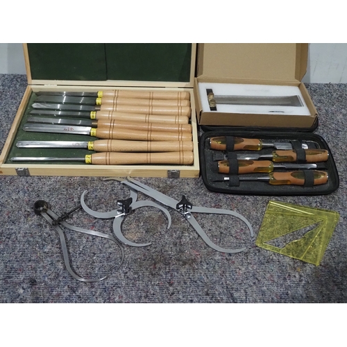 Set of 8 woodturning gouges, precise steel T rule, cased woodturning ...