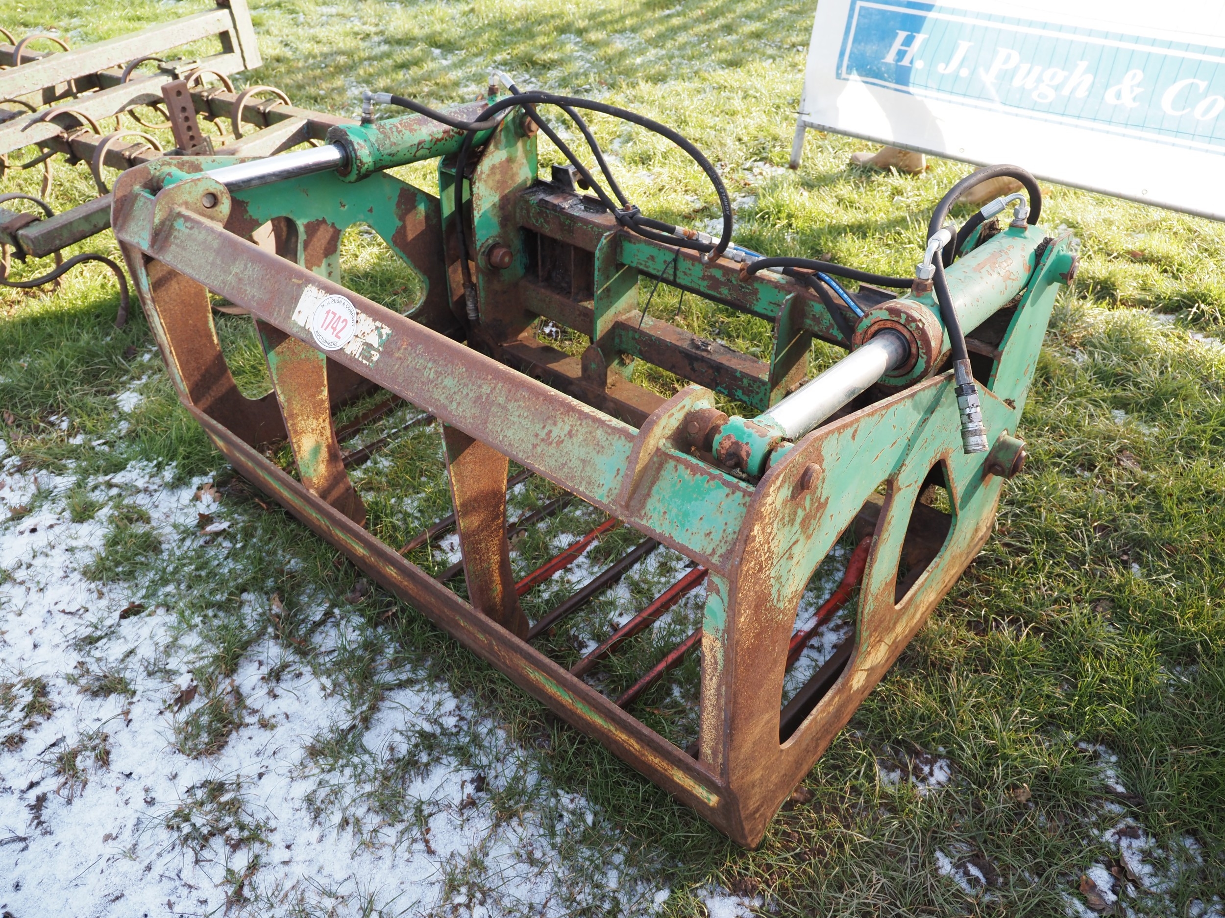 Shear grab