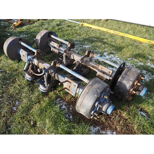 Lorry axles and hubs