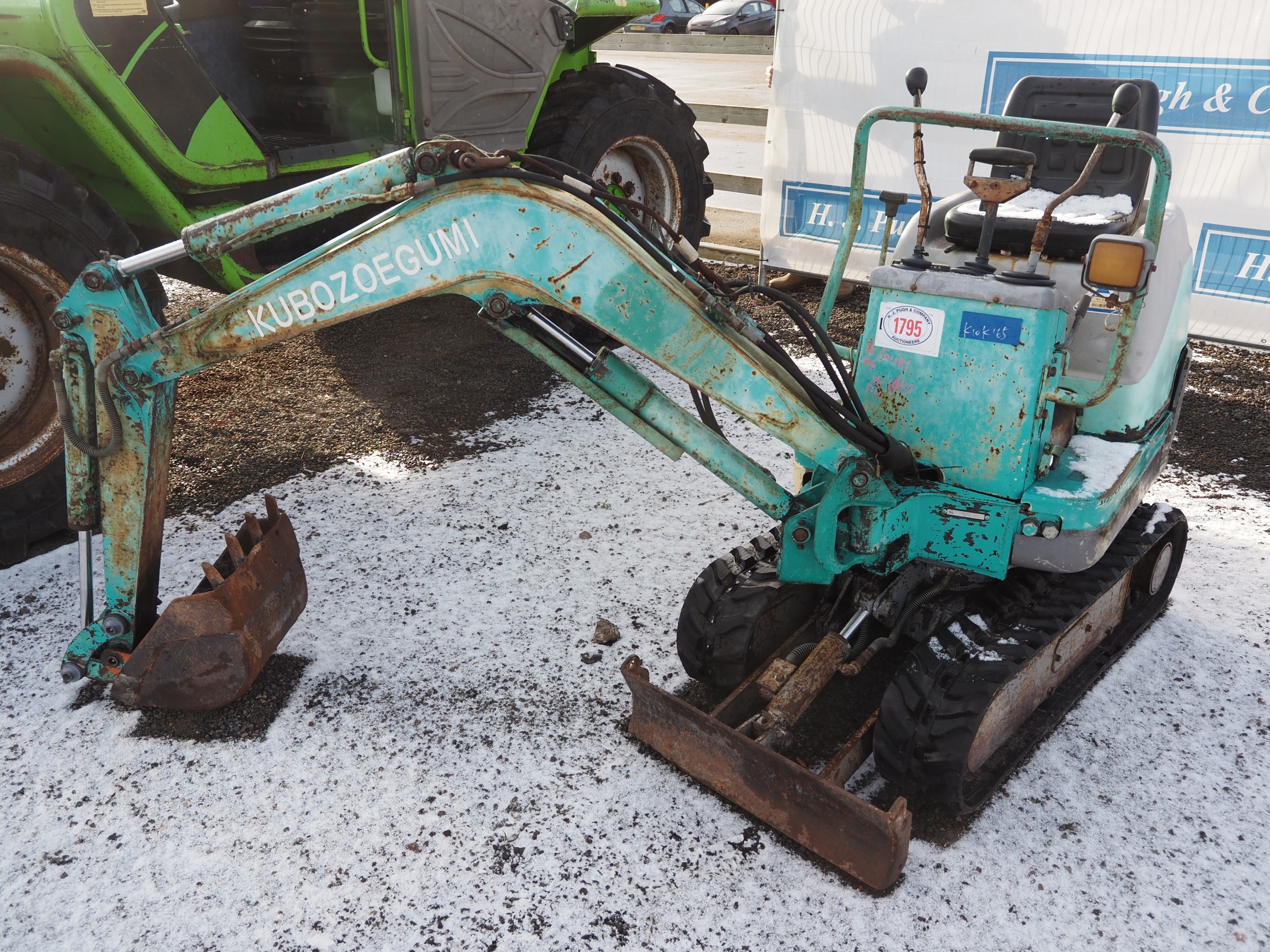 Kobelco SK007 micro digger. Yanmar engine. Key in office