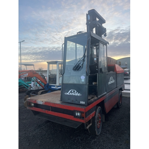 Linde S50 5 tonne side loader. Runs and drives. Needs jump pack to ...