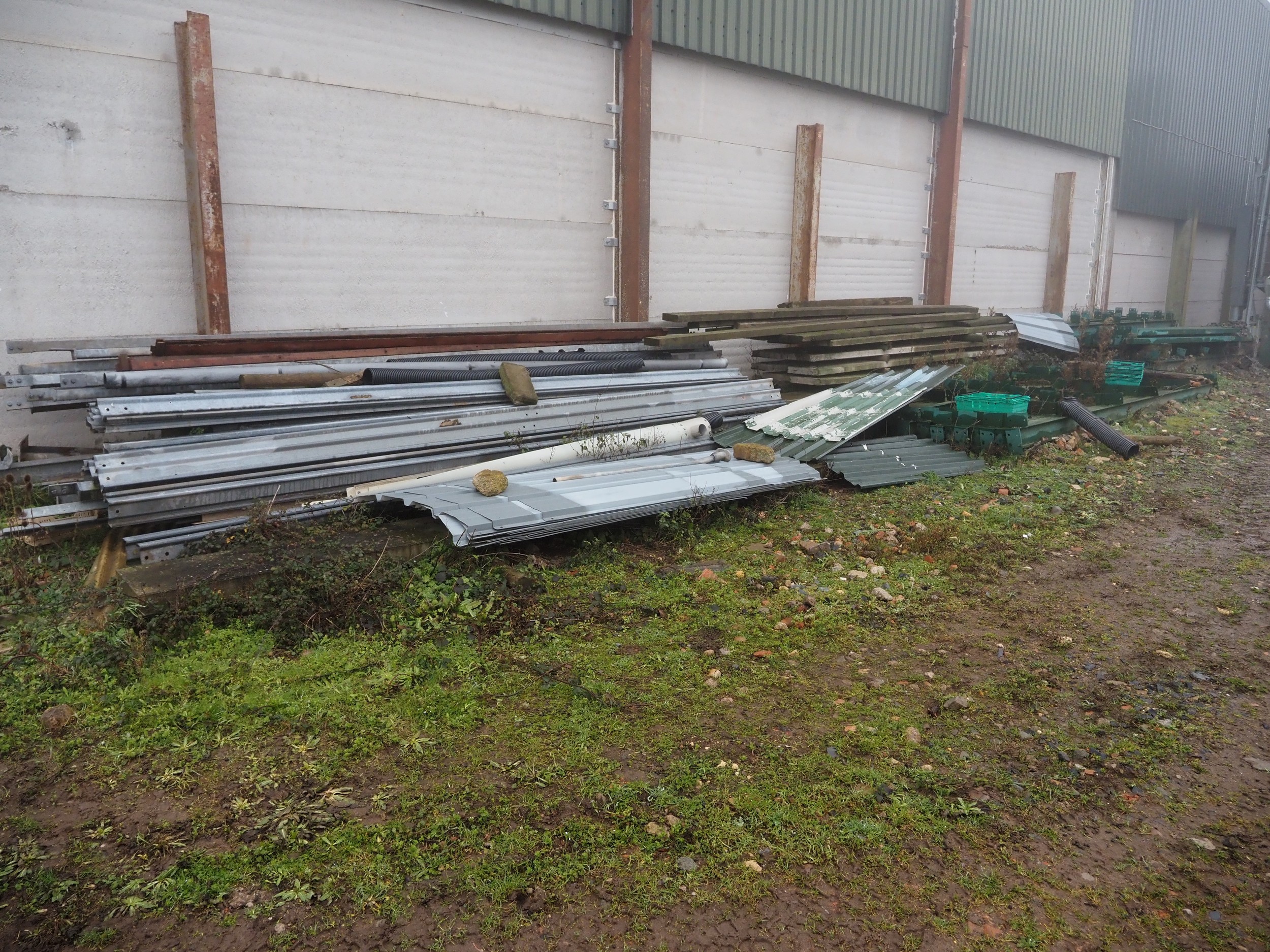 Steel frame building. Purchased new but never erected. 120ft x 40ft x ...