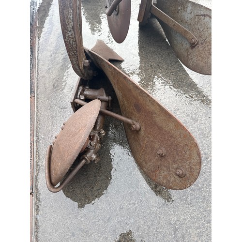 Ferguson 2 furrow plough. Type A210-HAE. S/n 036732. C/w discs ...