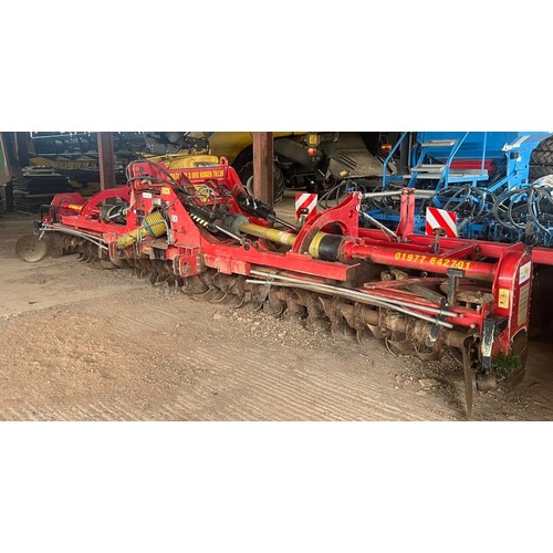 George Moate triple row bedtiller, 2011
