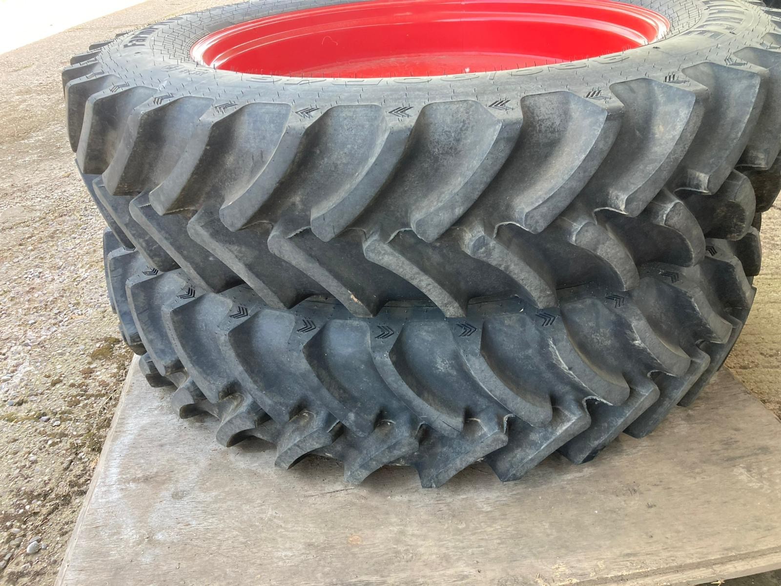 Alliance Farm pro radial 380/90 R46 rear tyres off a trailed sprayer