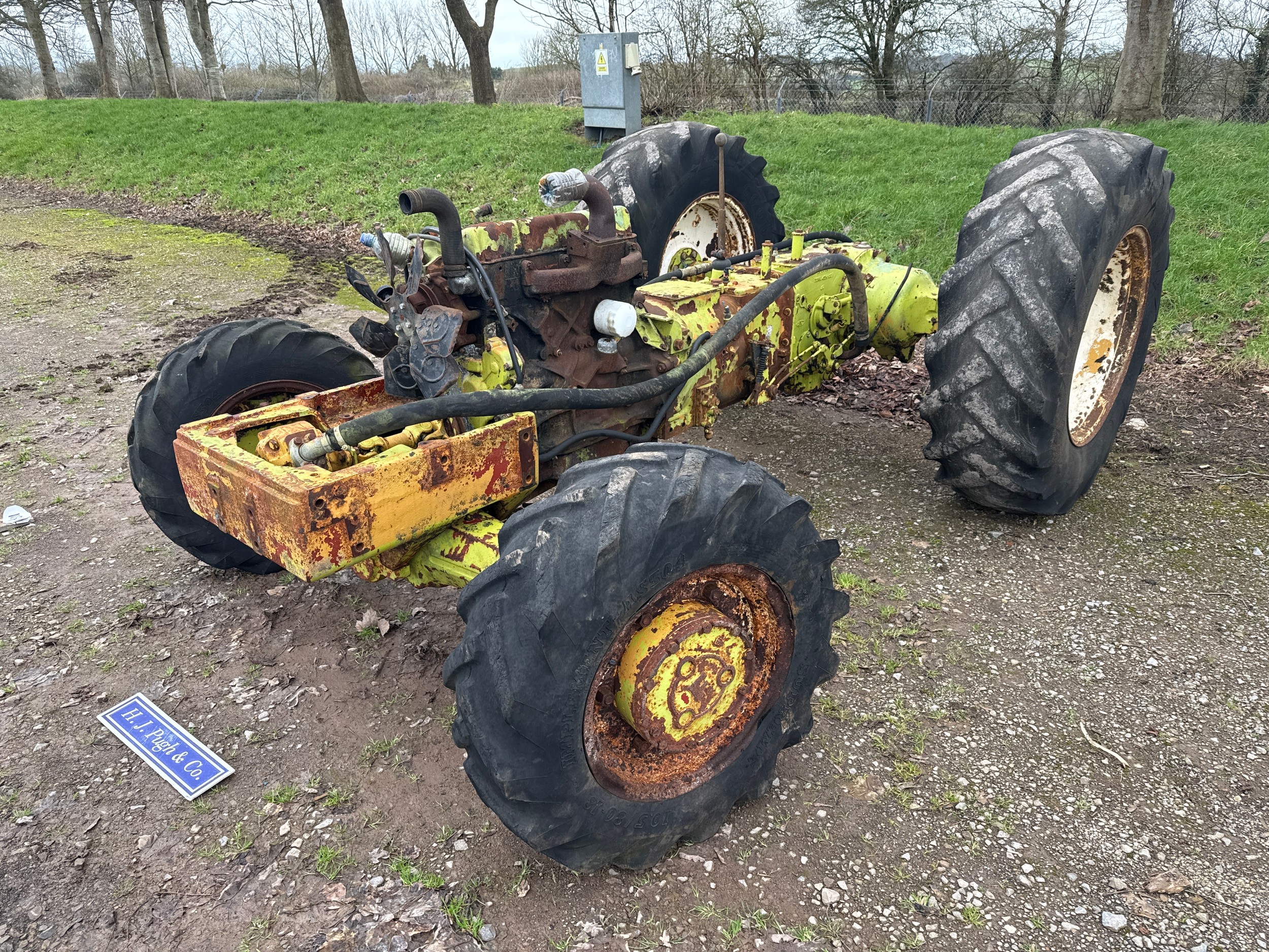Ford 4WD skid unit with 6600 engine