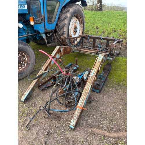 Ford 4600 tractor. 1981. Runs and drives. Showing 4700 hours. Just had ...