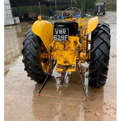 McCormick International B275 Industrial tractor, diesel. Starts and ...